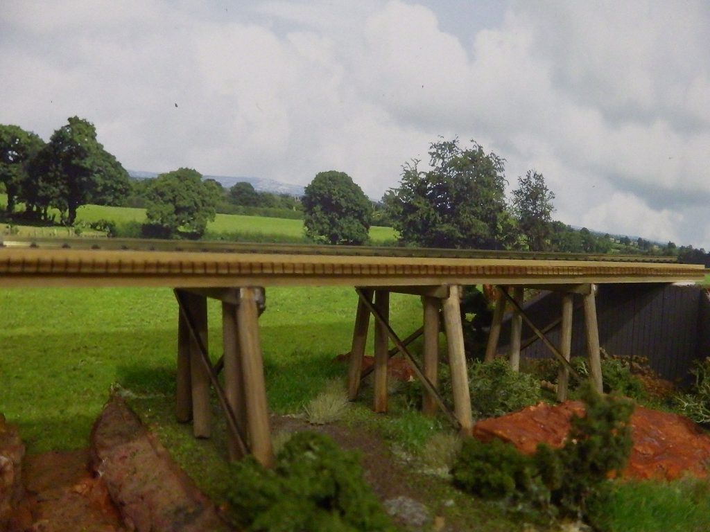 6 Pier 14ft Ho scale bridge KIT - Walker Models