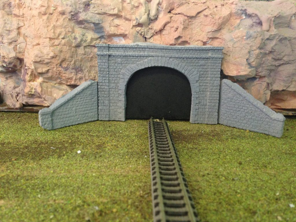 Ho 1/87 Scale (1 x) Blue stone portal with sides, cast resin. - Walker ...