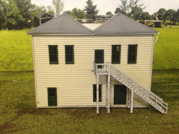 Ho 1/87 Scale 'The Royal Hotel' building kit. - Walker Models